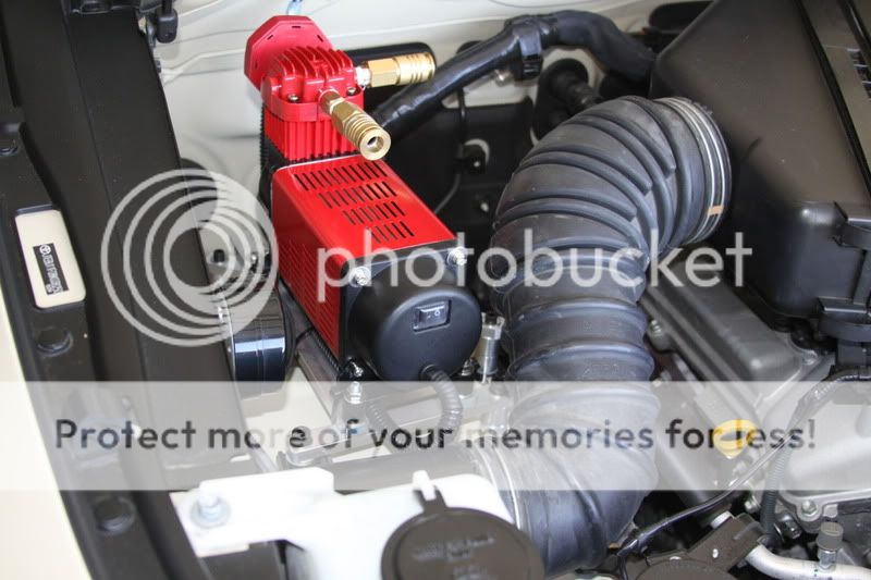 Das Offroad Forum: Festeinbau T-Max Kompressor im Motorraum